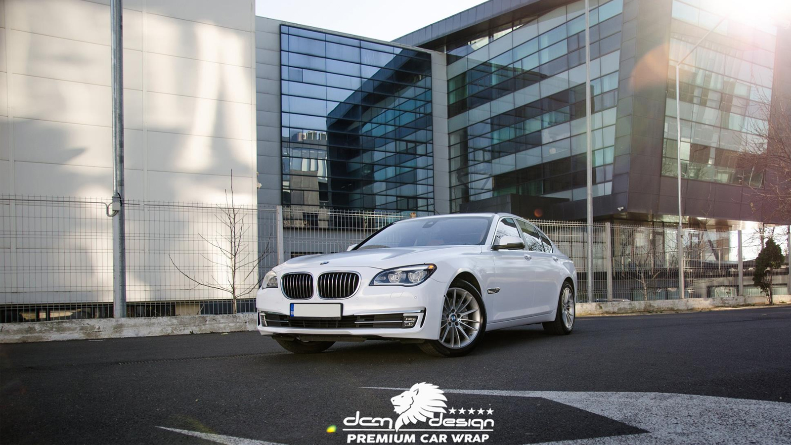 BMW 740 Alpin White - DCM Design